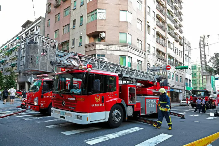 How Wide And Long Is A Fire Truck/Engine?